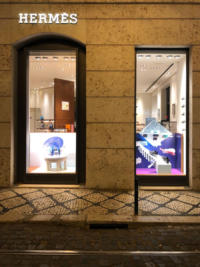 “Surreal” de Kiki Van Eijk para HermèsLuxury Retail