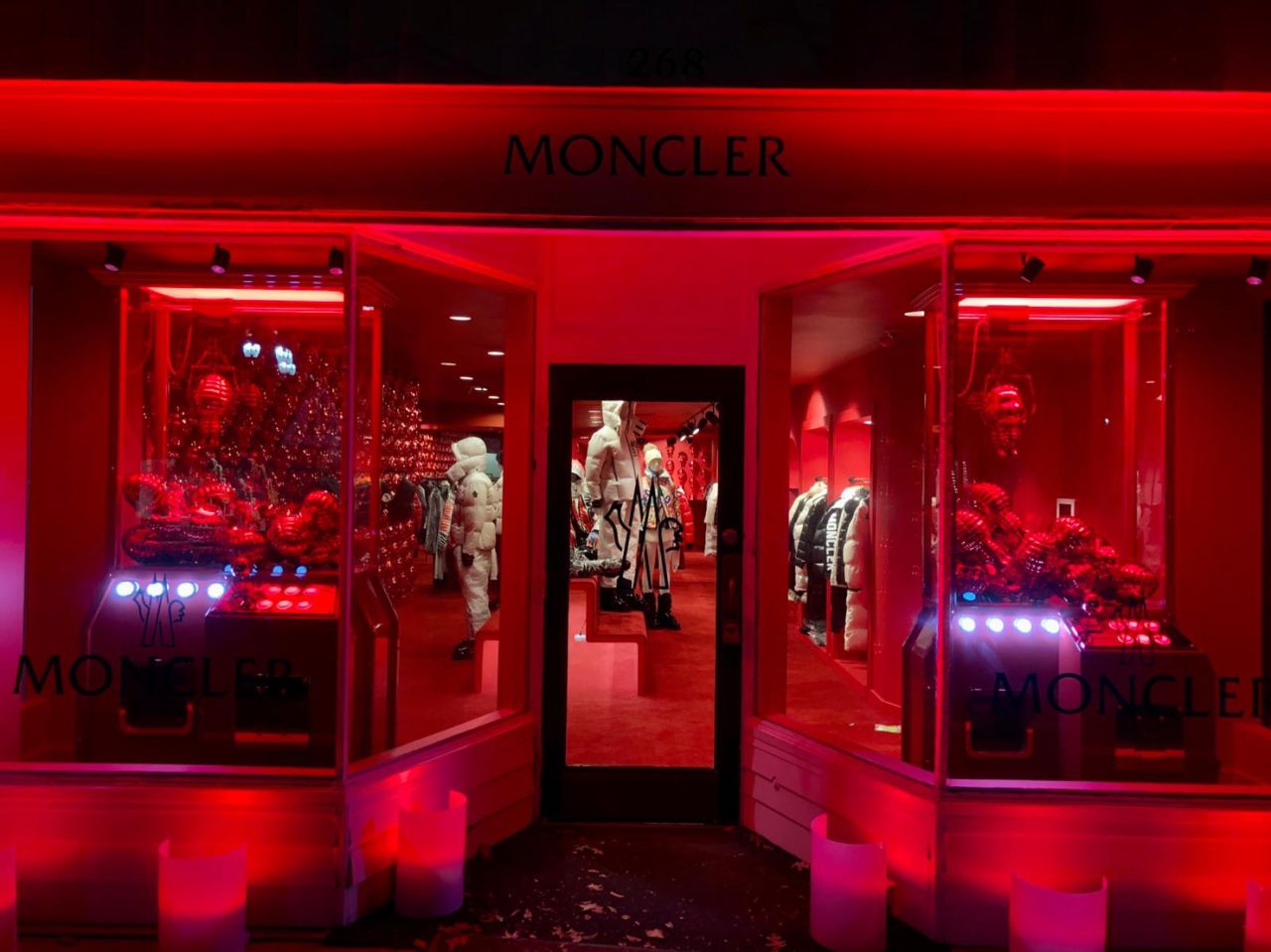 Moncler abre una tienda temporal en GreenwichLuxury Retail