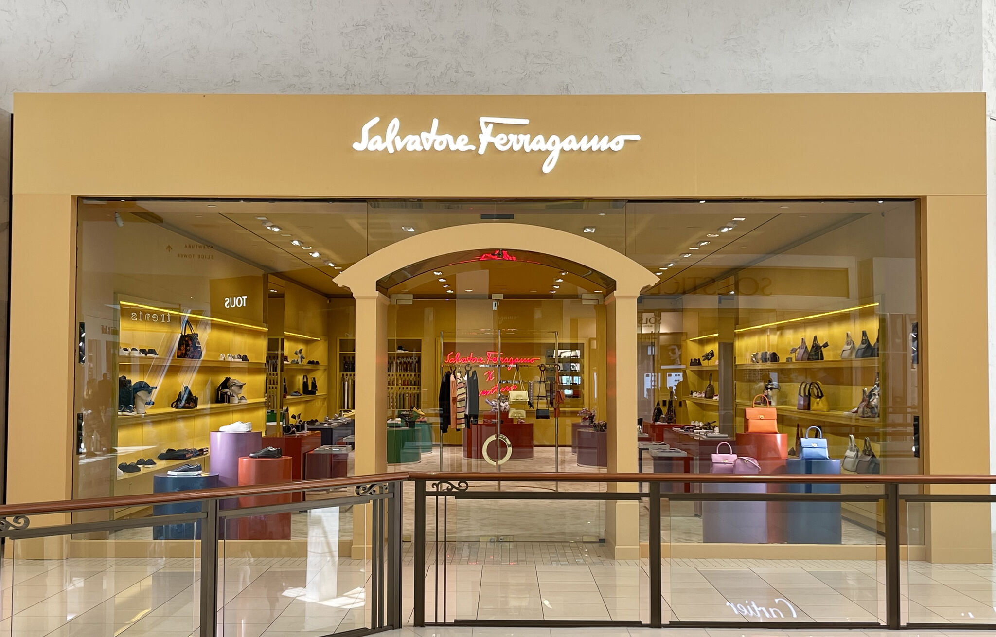 Ferragamo Pop-Up Store Aventura MallLuxury Retail